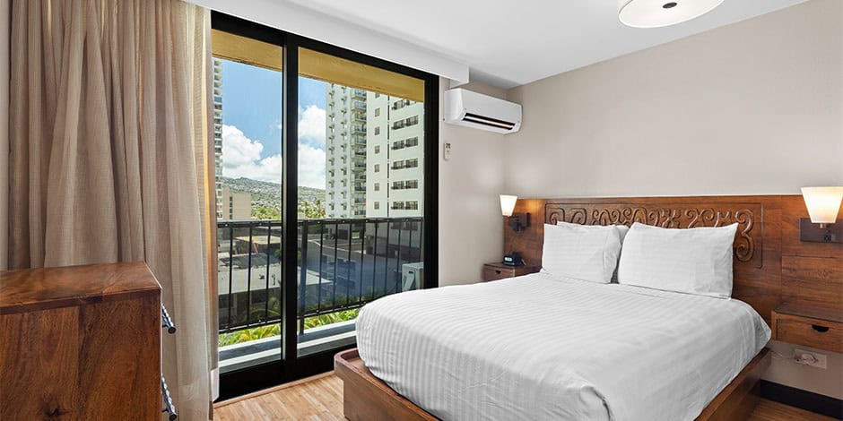 Bamboo Waikiki Hotel Rooms | Castle Resorts